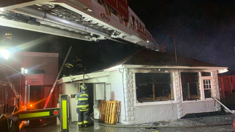 Firefighter fell through floor while battling Arlington blaze