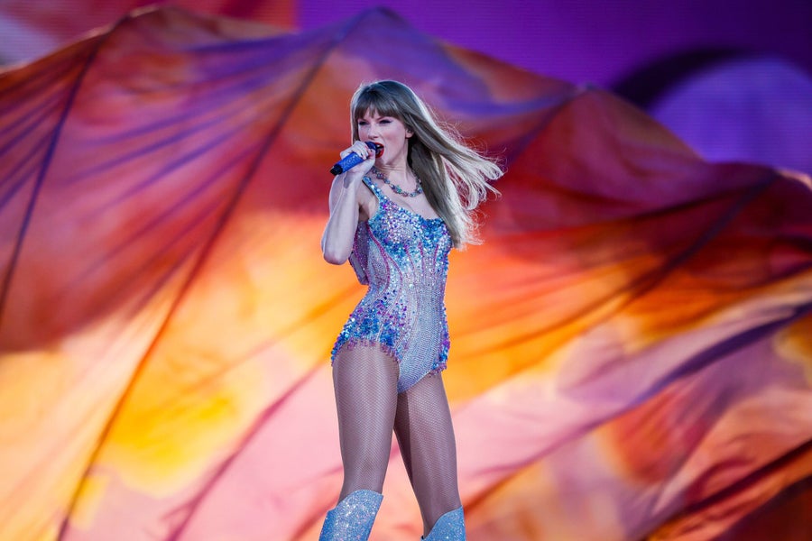 Review & setlist: Taylor Swift's 'Eras Tour' arrives at Gillette Stadium