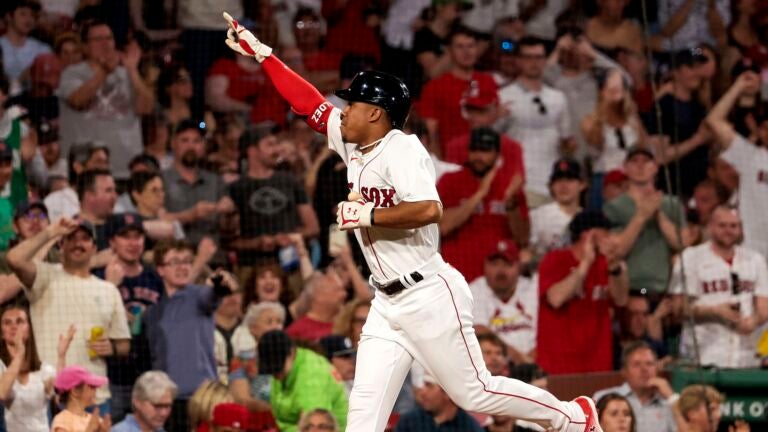 Rookie Enmanuel Valdez hits home run with family at Fenway