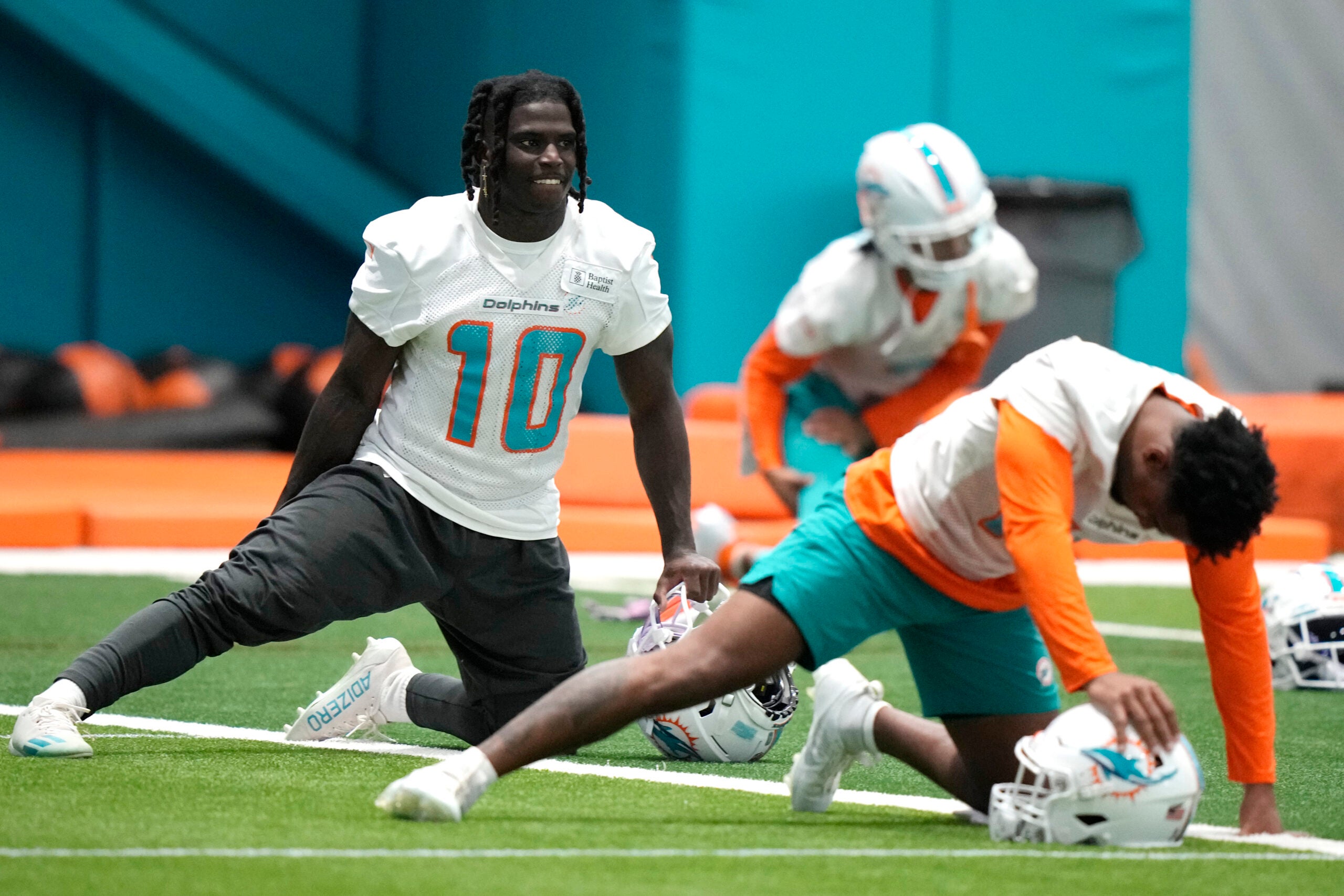 Miami Dolphins WR Tyreek Hill resolves dispute with marina worker