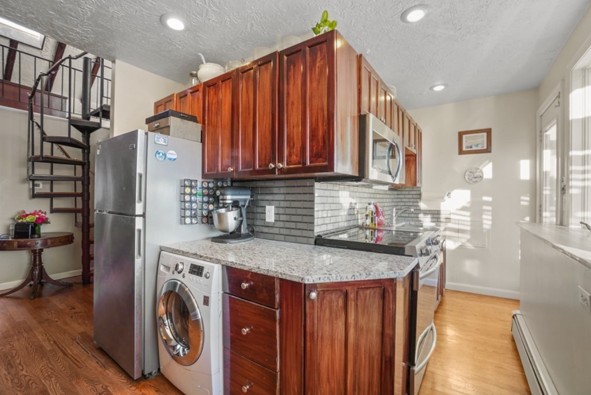 For $649k, 2-bed East Boston condo puts harbor, skyline on display