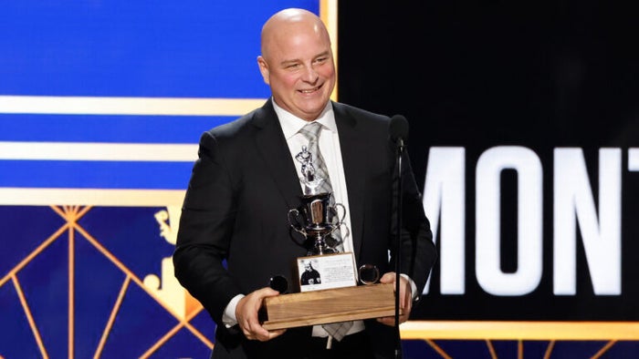 Jim Montgomery discusses alcoholism in NHL Awards speech