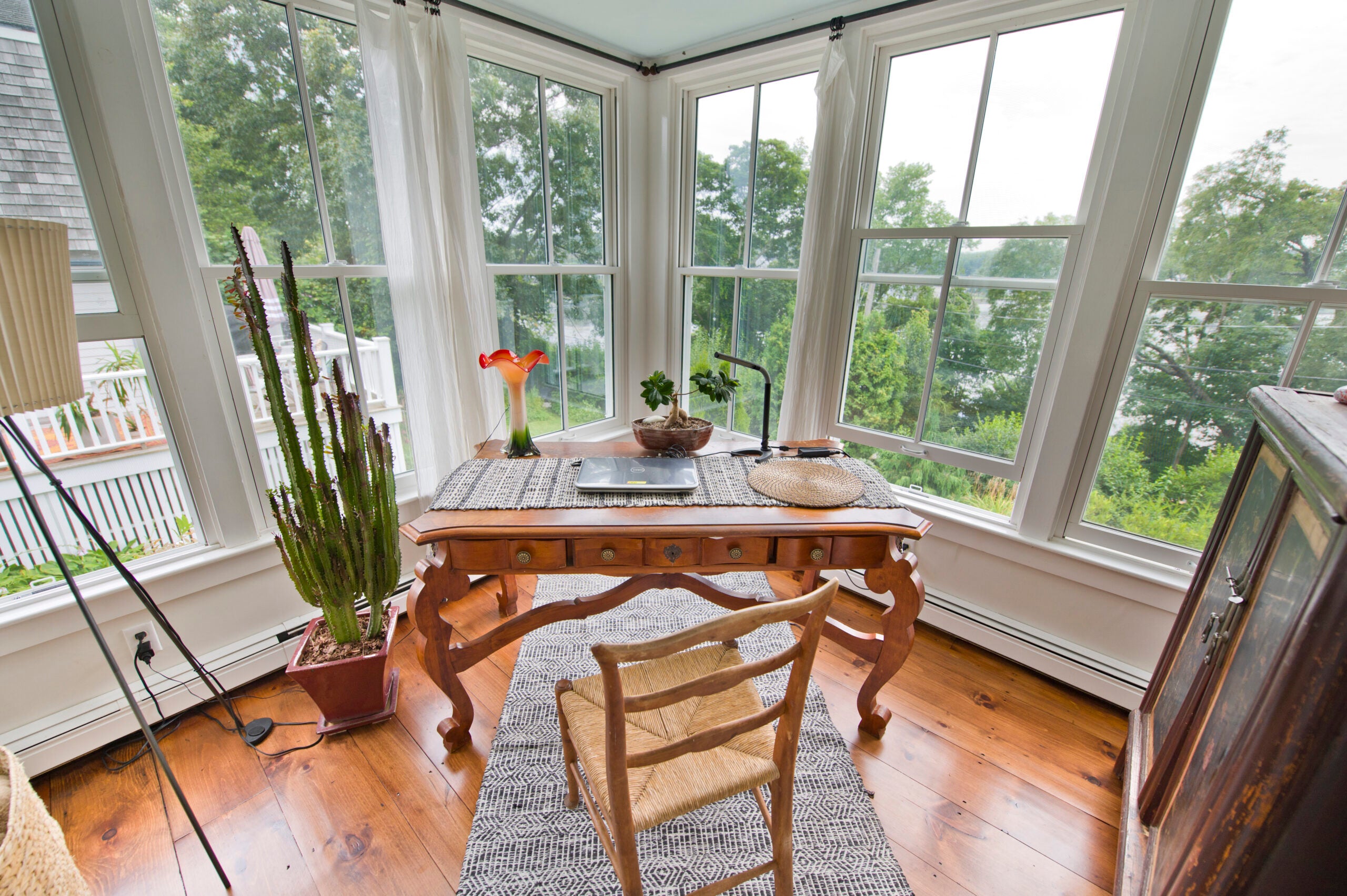 Home of the Week: The decks are stacked in favor of this hilltop Hull ...