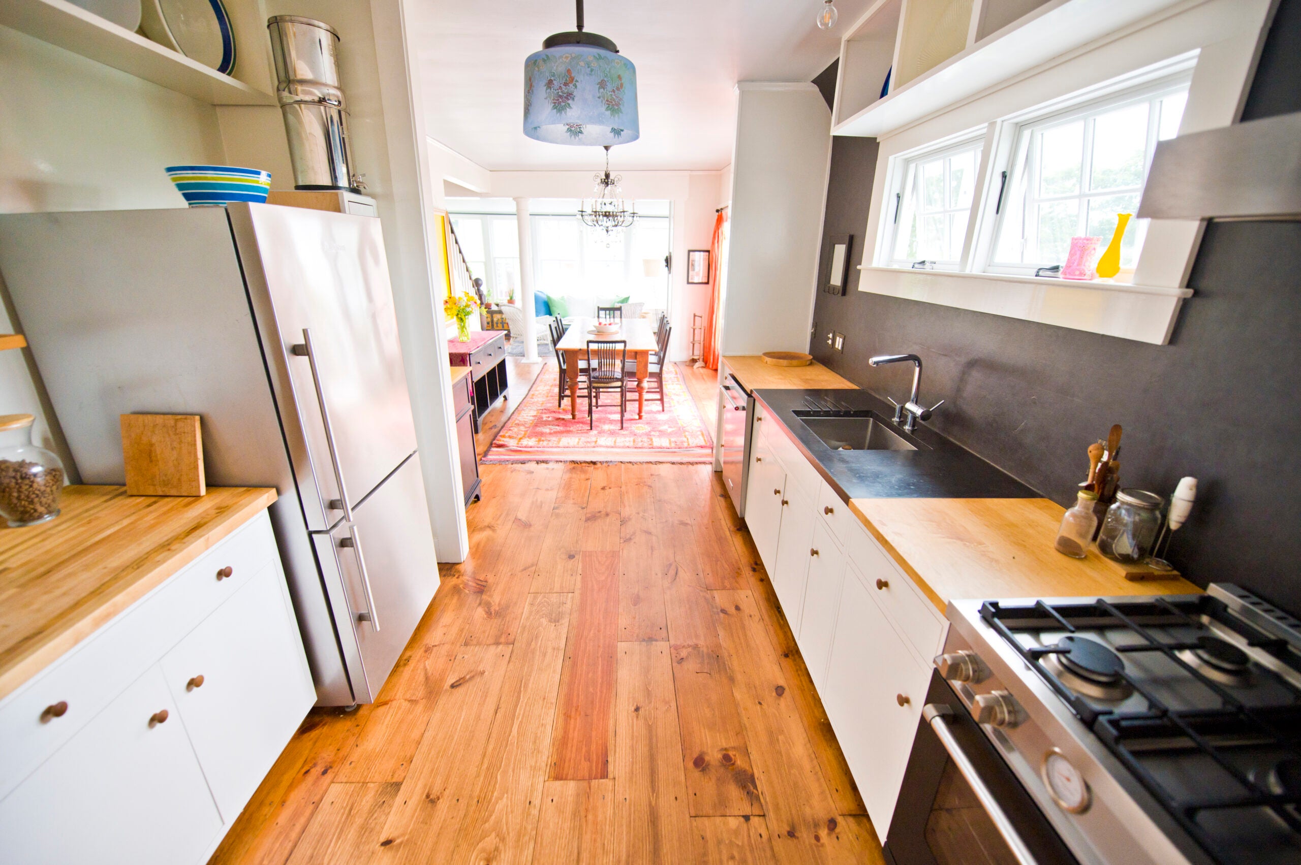 Home of the Week: The decks are stacked in favor of this hilltop Hull ...