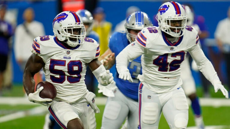 Patriots round out 90-man roster by signing ex-Bills linebacker