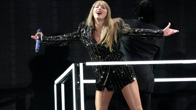 Taylor Swift announces October release of ‘1989 (Taylor’s Version)’ at ...