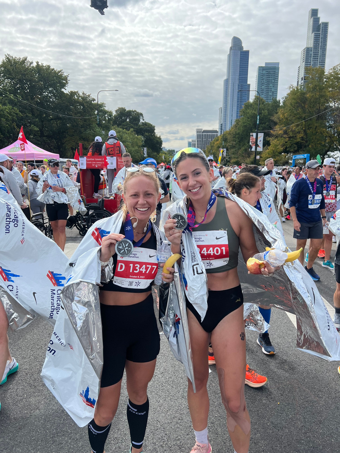 A Bostonian stopped to save a kitten during the Chicago Marathon