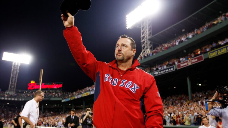 Tim Wakefield, former Red Sox knuckleballer, dies at 57