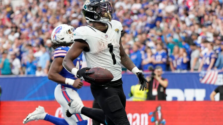 Jaguars beat Bills 25-20 for back-to-back London wins