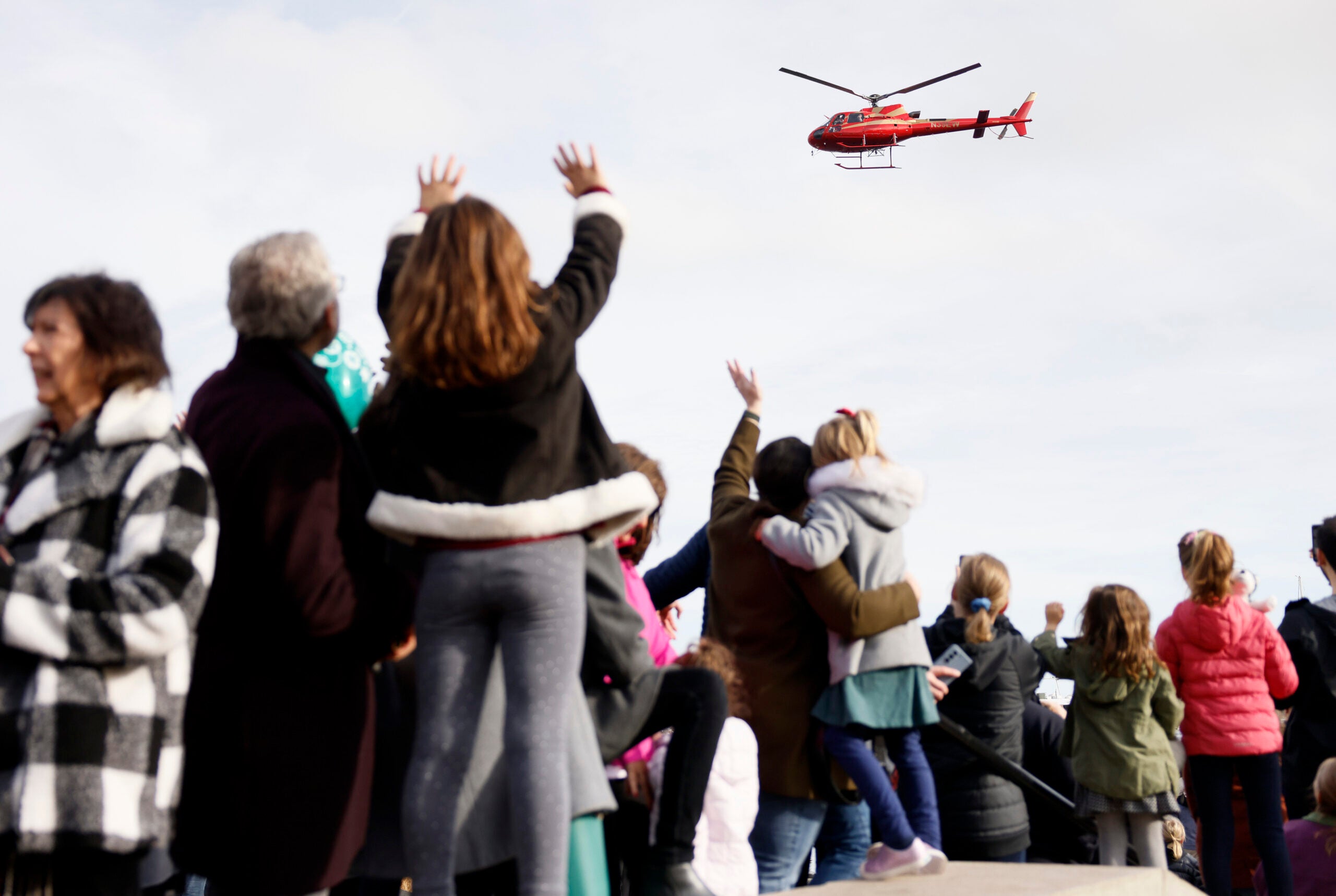 Watch: Santa arrived by helicopter for North End parade
