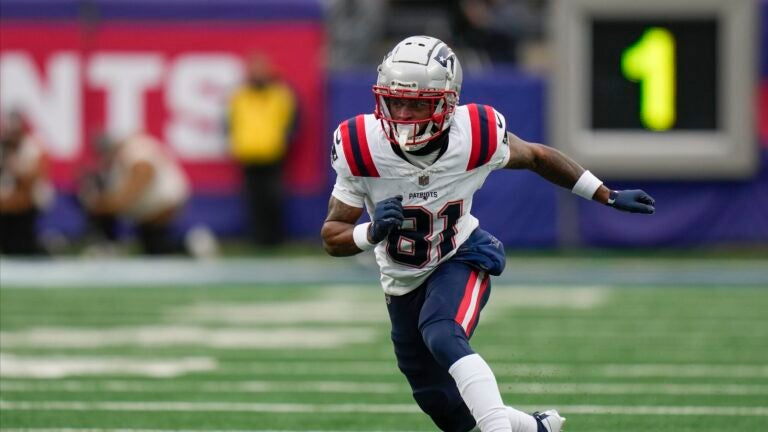 Demario Douglas clears concussion protocol, expected to play vs. Chiefs