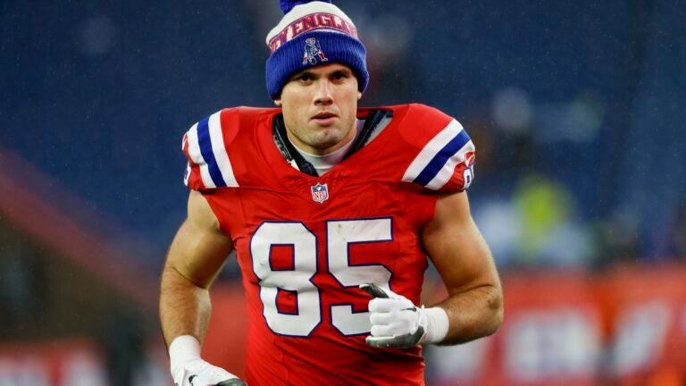 Hunter Henry ruled out for Patriots-Broncos game