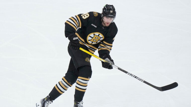 Bruins lose Pavel Zacha to upper-body injury in win over Coyotes