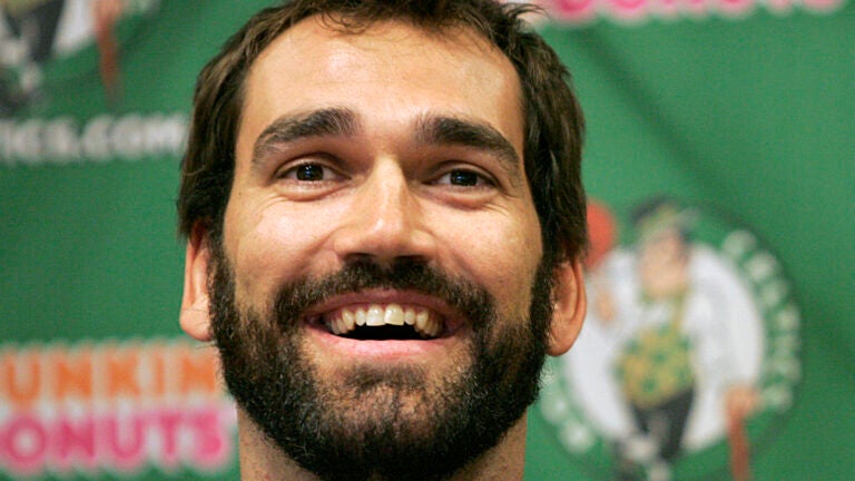 Former Celtics player and Survivor contestant Scot Pollard waits in ...