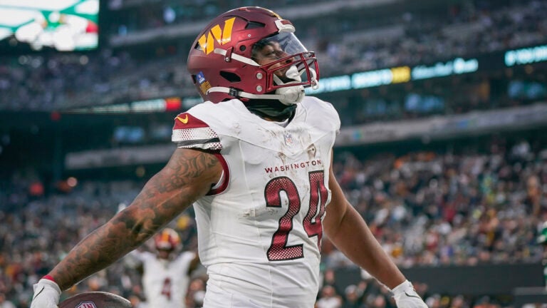 5 things to know about new Patriots RB Antonio Gibson