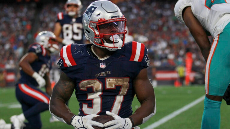 Former Patriots running back Damien Harris announces retirement
