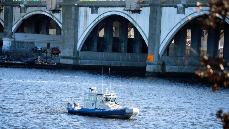 Washington Bridge needs to be demolished, R.I. governor says