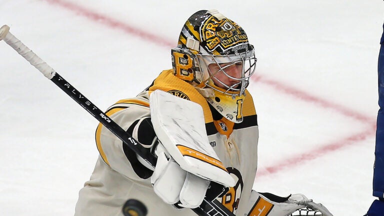 Why Jeremy Swayman challenged Maple Leafs goalie to a fight