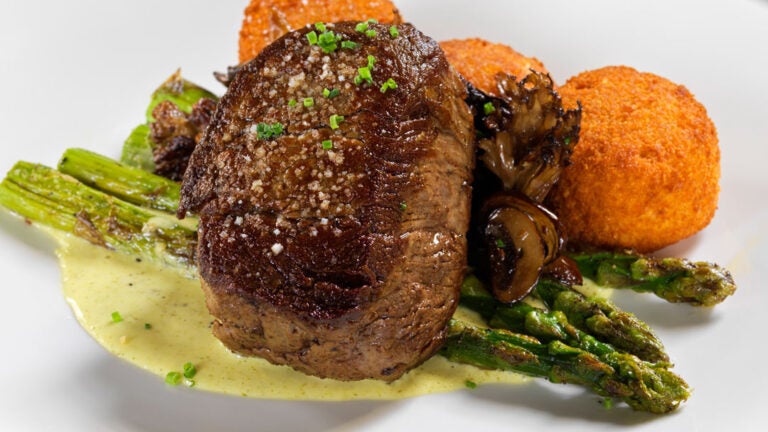 What to order at Boston Chops Downtown