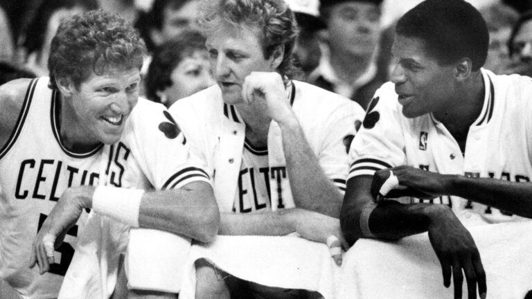Larry Bird’s statement on the death of his ‘childhood idol,’ Bill Walton