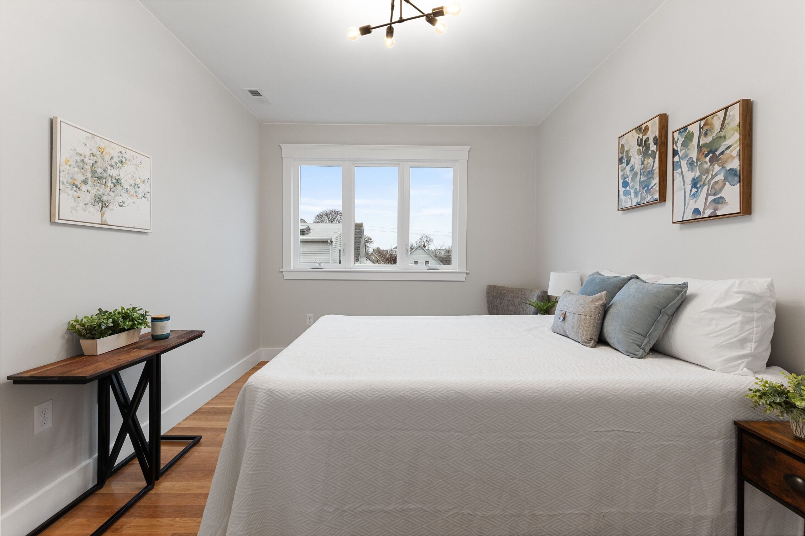 Home of the Week: An Everett condo where you can park and park it