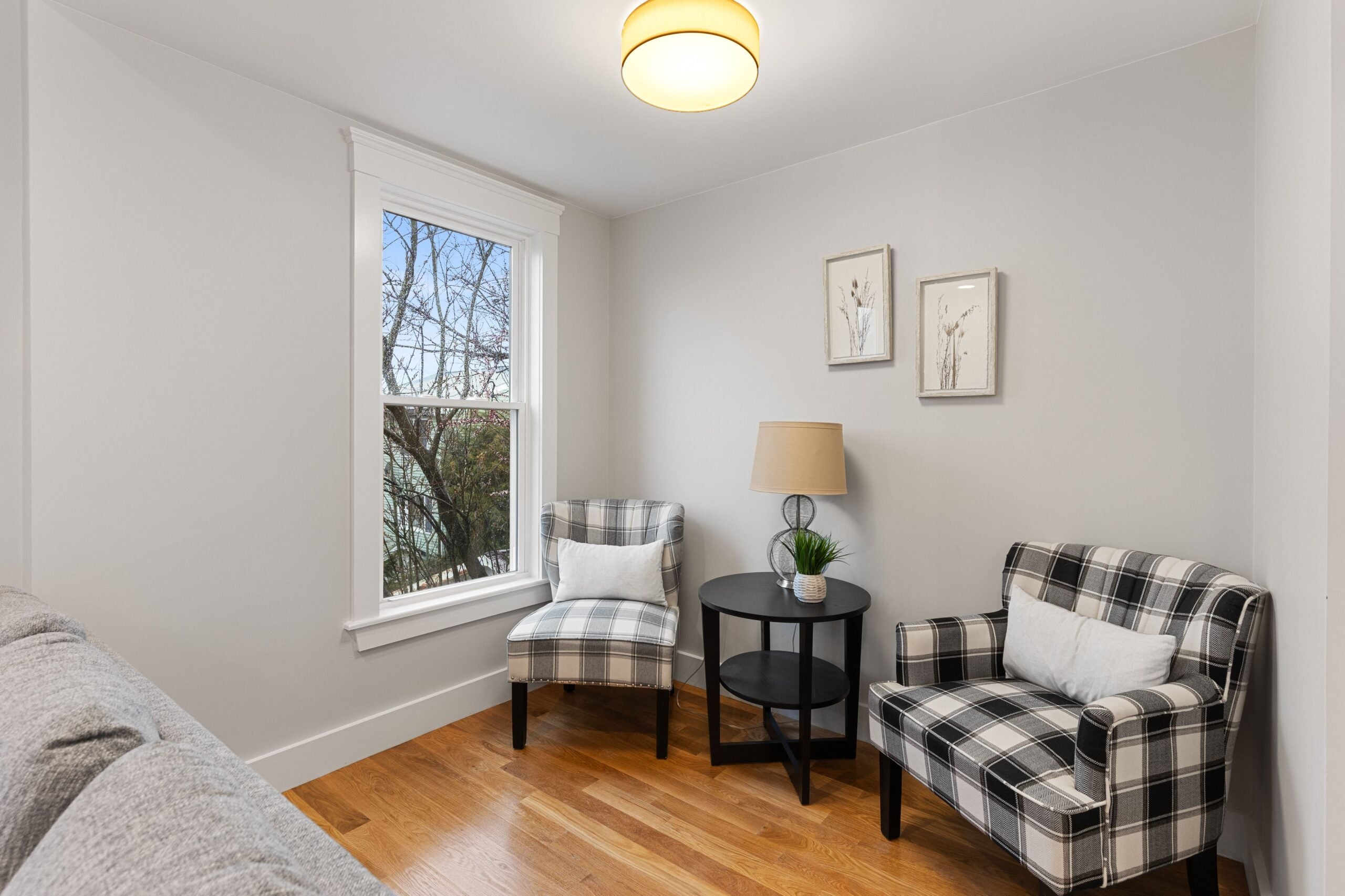 Home of the Week: An Everett condo where you can park and park it