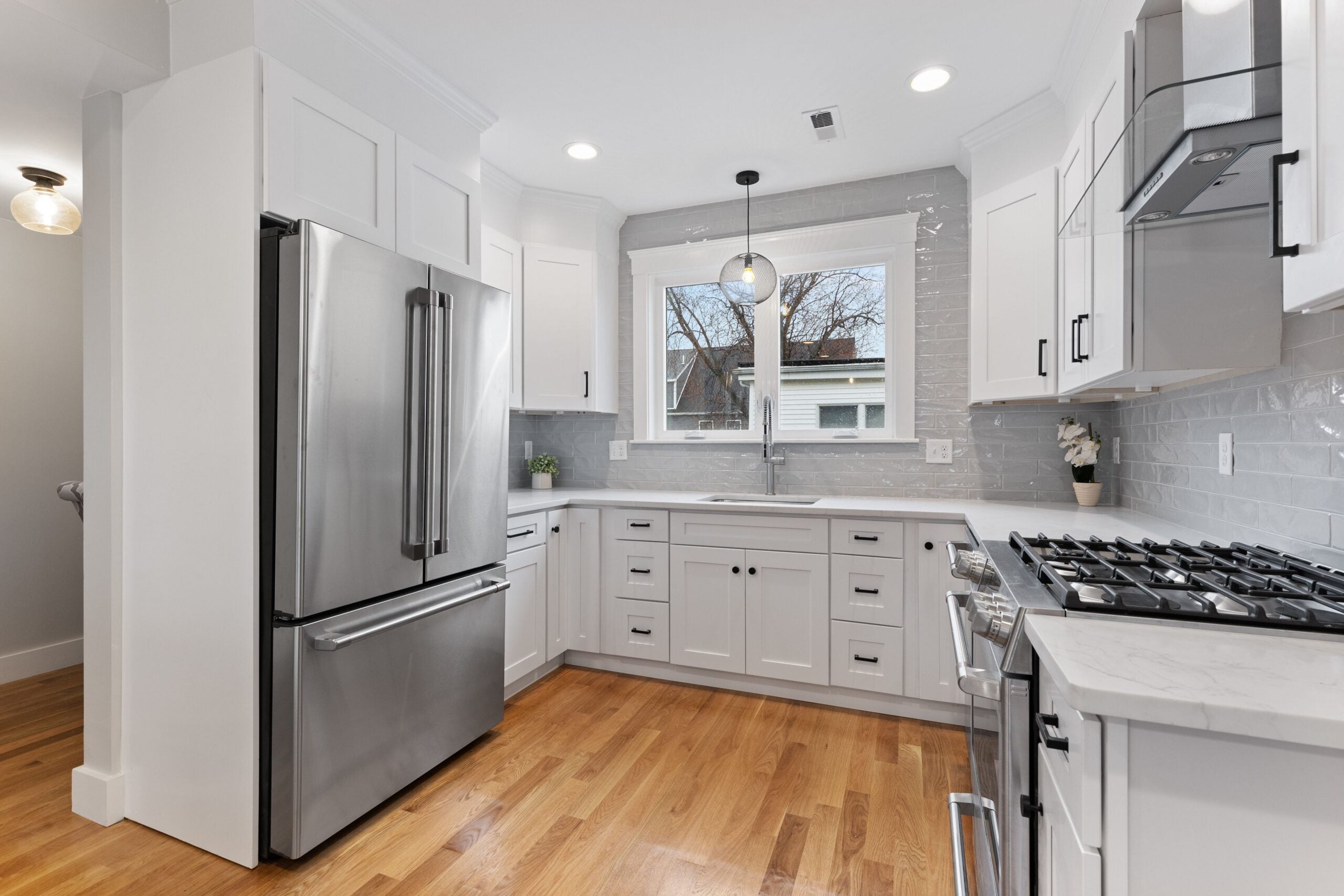 Home of the Week: An Everett condo where you can park and park it
