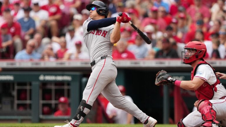 Red Sox take series from Reds with 7-4 victory