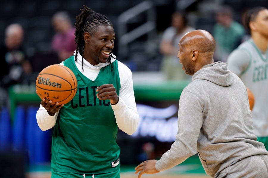 Kyrie Irving: mind-set in Boston led to wrong approach with Celtics legends