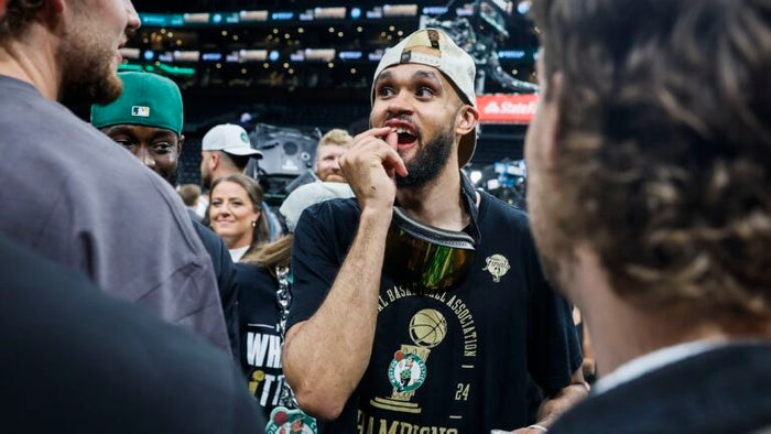 Derrick White smiles through pain after getting tooth chipped