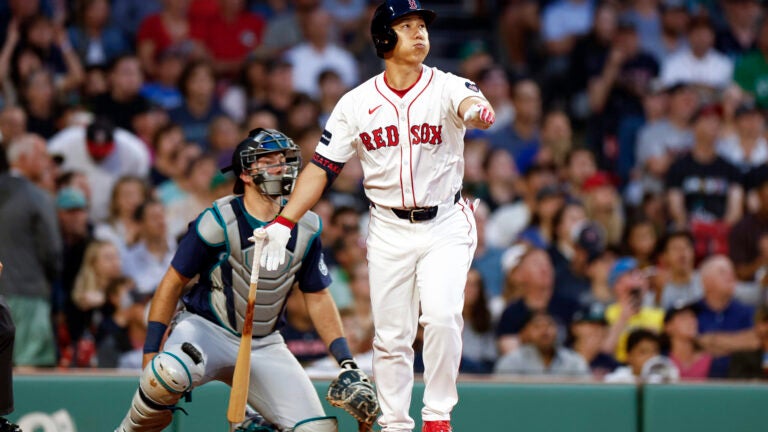 Red Sox score 7 runs in 3rd inning, pound Mariners 14-7 at Fenway