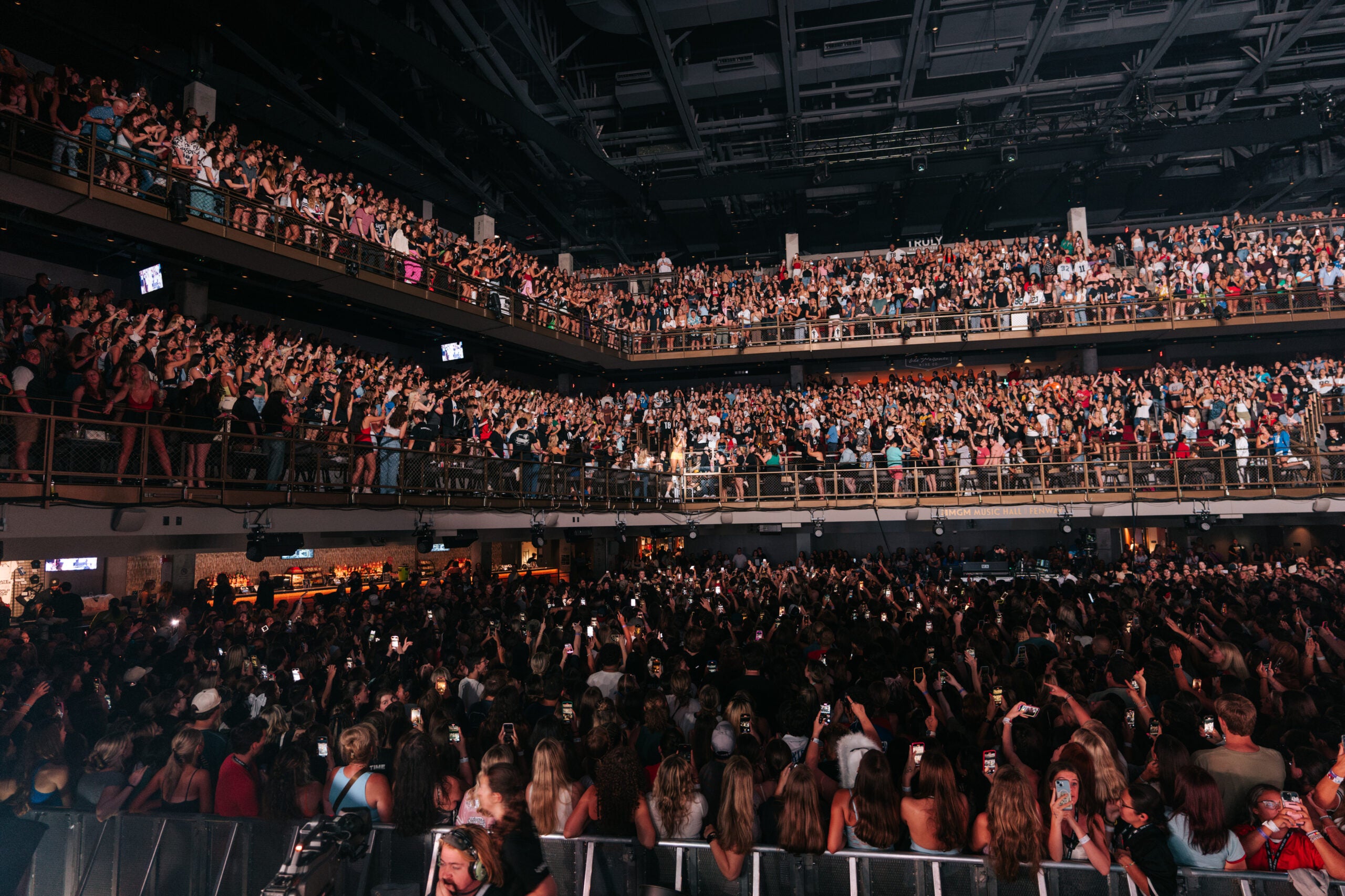 Review & Setlist: Tate McRae returns to Boston with sultry set