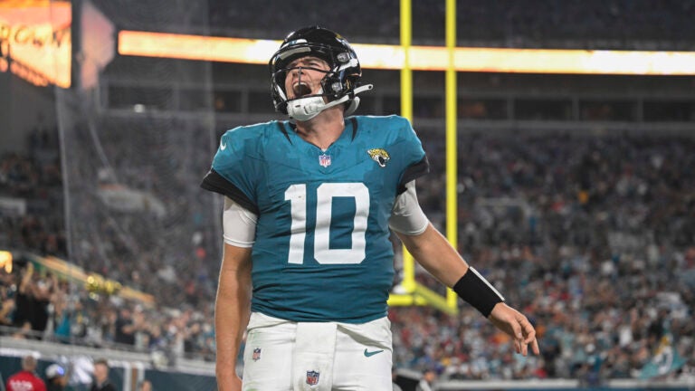 Jerod Mayo discusses Mac Jones' impressive run with Jaguars