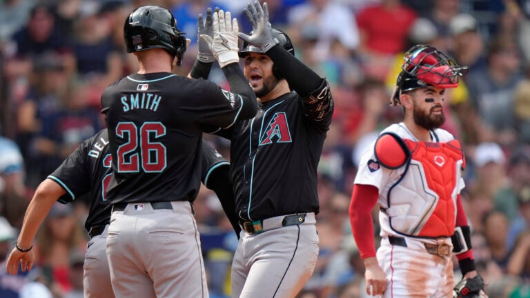 Diamondbacks complete 3-game Fenway sweep of Red Sox, 7-5