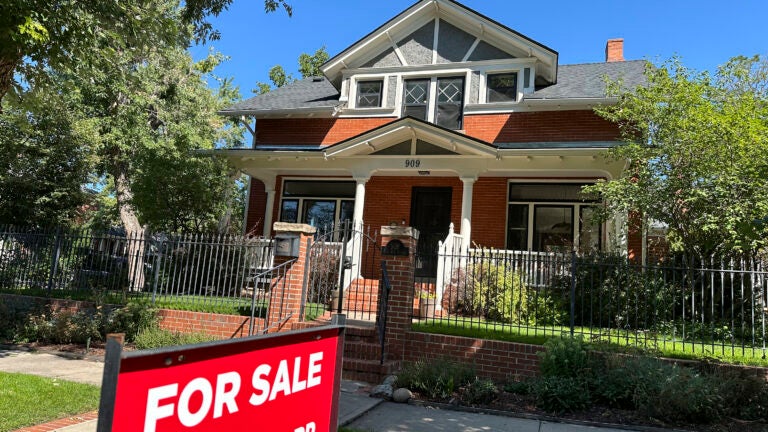 Average rate on a 30-year mortgage eases to its lowest level in more ...