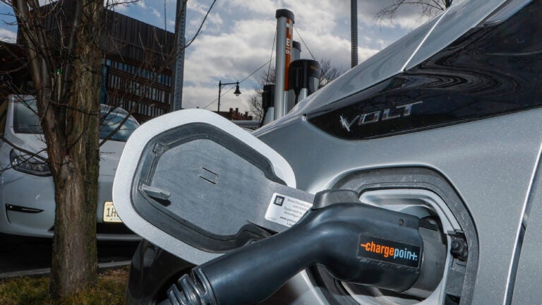 Boston wins 15M grant to install at least 300 EV charging ports