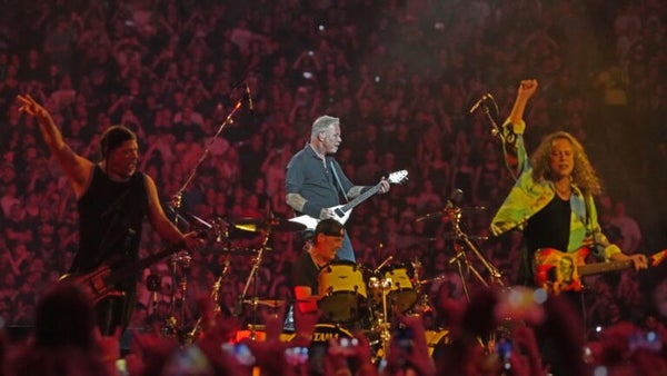 Review & setlist: Metallica packs them in at Gillette Stadium