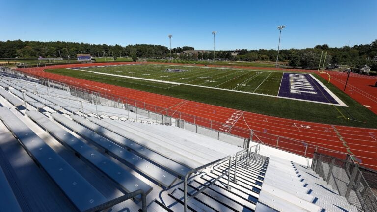 Stonehill defeats Sacred Heart 35-21 in home opener