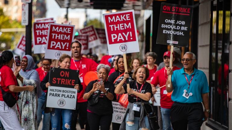 Hundreds of Boston hotel workers go on strike again