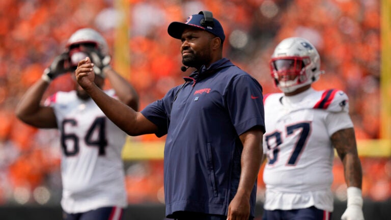 Mayo: Media has ‘overblown’ talk of Patriots' O-line struggles