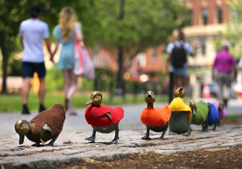 Who dresses the 'Make Way for Ducklings' ducks?
