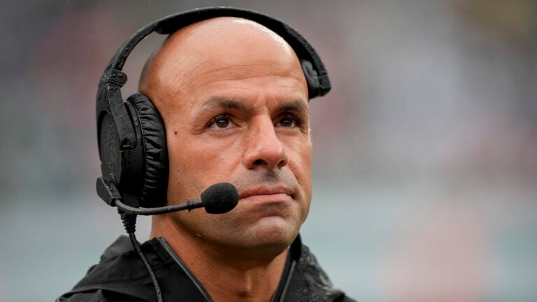 Jets fire coach Robert Saleh after a 2-3 start to the season