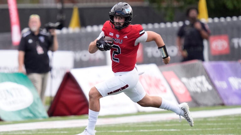 Jaylen Poe and Gavin Williams's 3 TDs help NIU beat UMass 34-20
