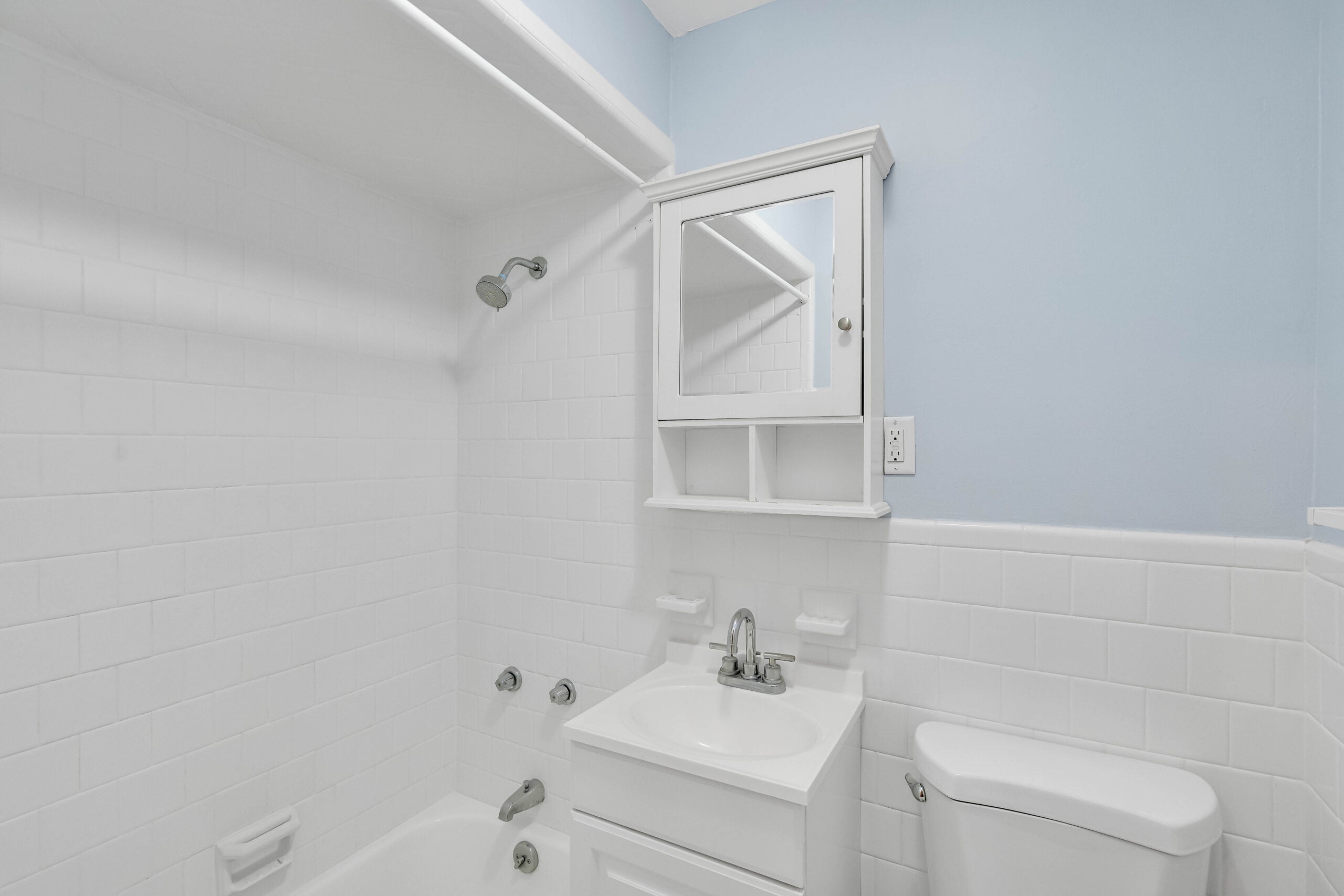 Living large in 175 square feet: This Back Bay condo wants $2,280 per ...