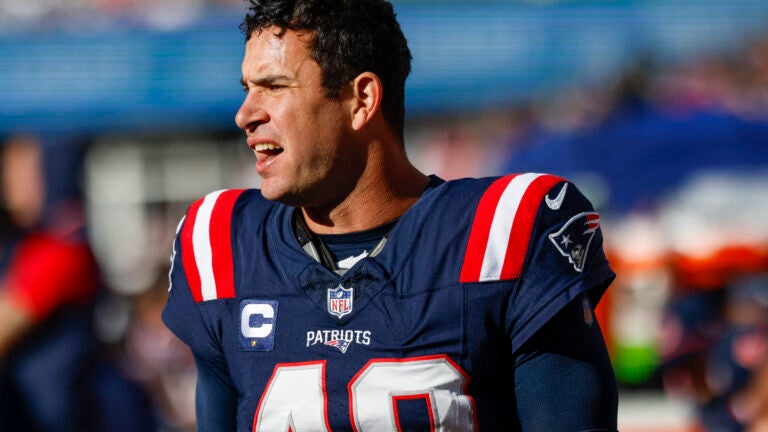 How Joe Cardona went from almost-pilot to Patriots long-snapper