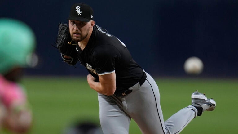 Former Red Sox coach talks up Garrett Crochet