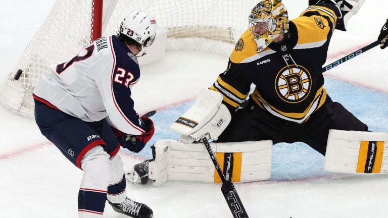 Jeremy Swayman stops 18 shots as Bruins beat Columbus, 4-0