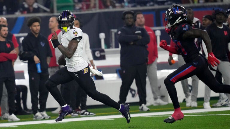 Lamar Jackson breaks Michael Vick's NFL rushing record for QBs