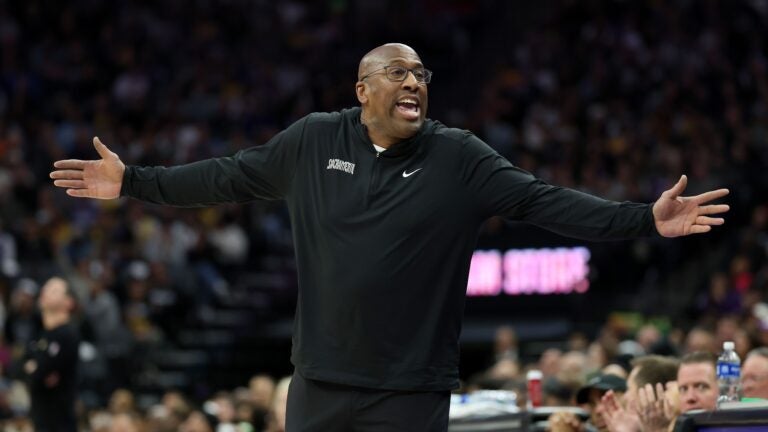 Kings fire coach Mike Brown less than halfway through 3rd season