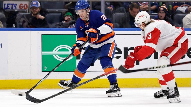 New Bruin Oliver Wahlstrom went viral at TD Garden at age 9